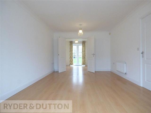 4 bedroom detached house to rent
