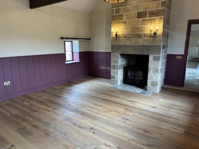 4 bedroom detached house to rent