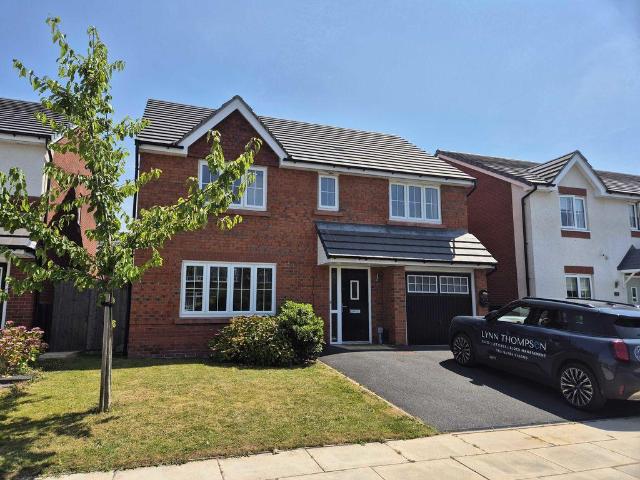 4 bedroom detached house to rent