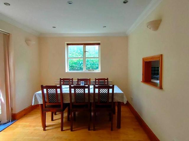 4 bedroom detached house to rent