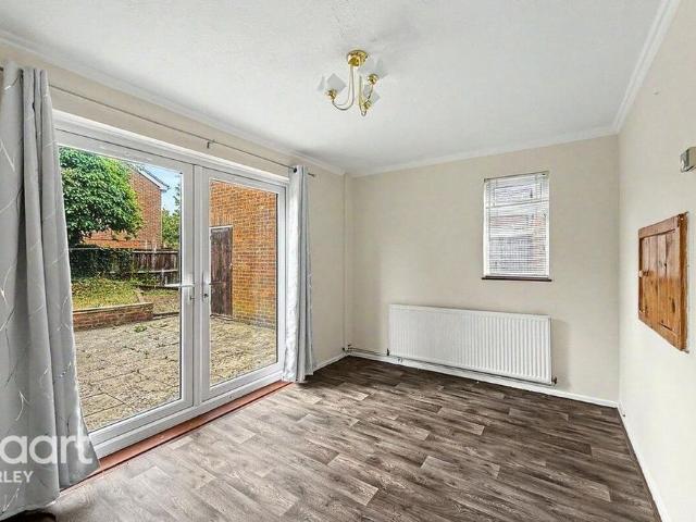 4 bedroom detached house to rent