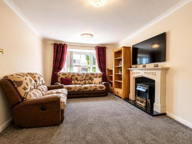 4 bedroom detached house to rent