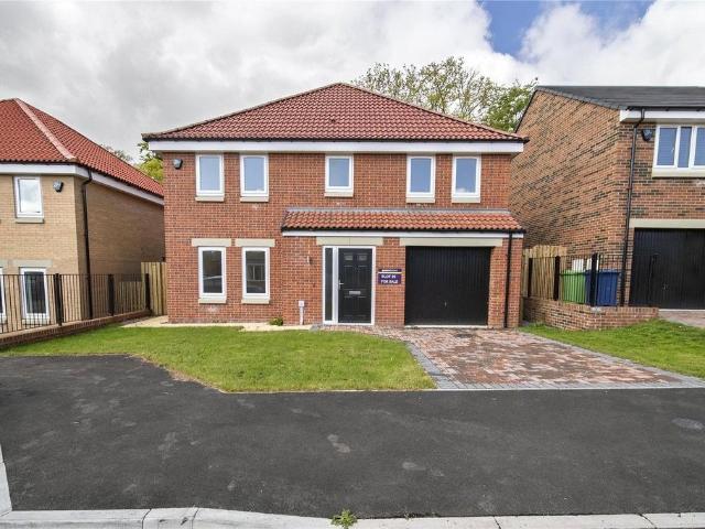 4 bedroom detached house to rent