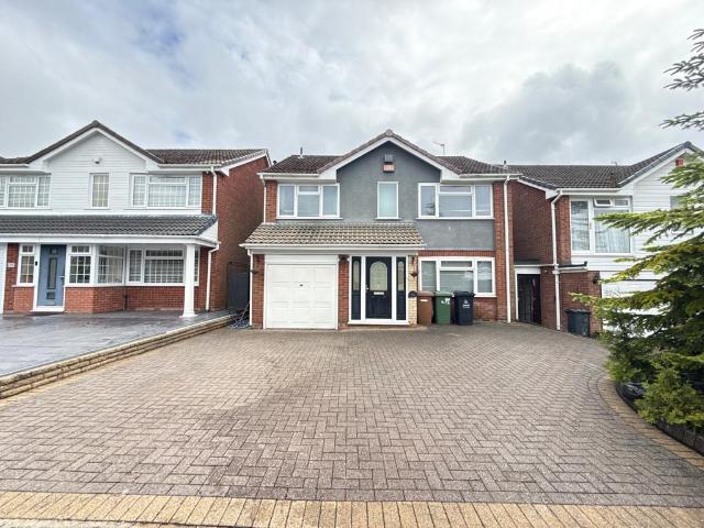 4 bedroom detached house to rent