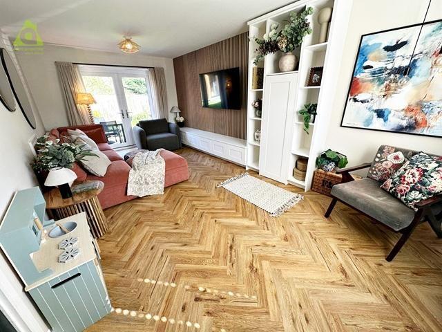 4 bedroom detached house to rent