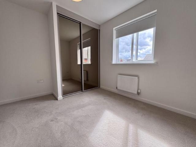 4 bedroom detached house to rent