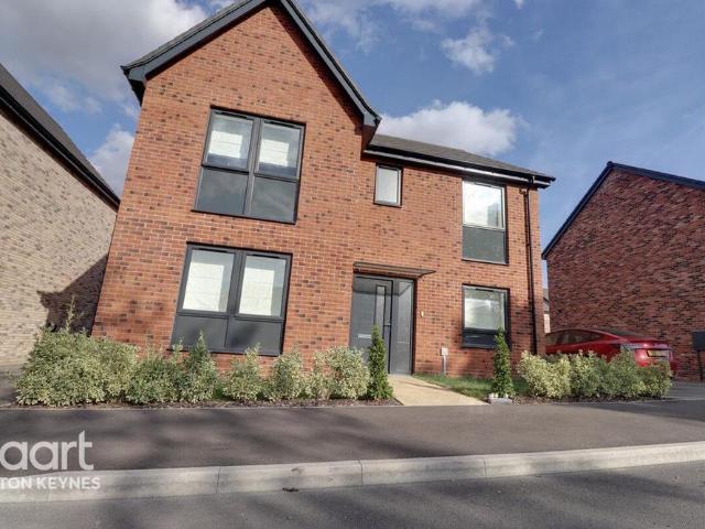 4 bedroom detached house to rent