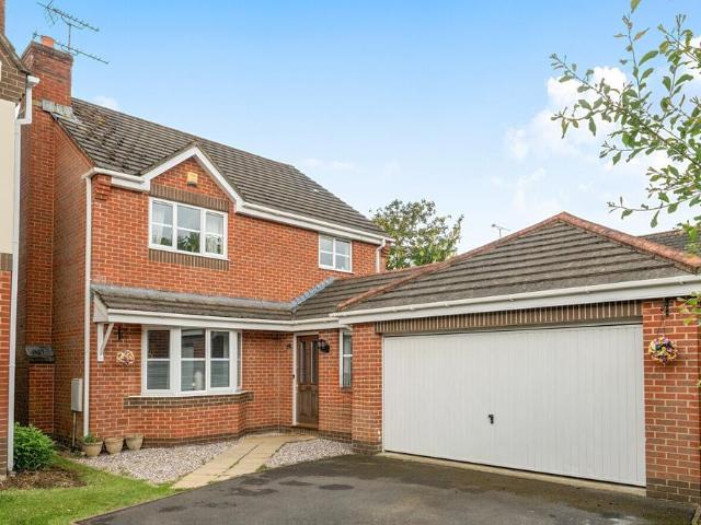 4 bedroom detached house to rent