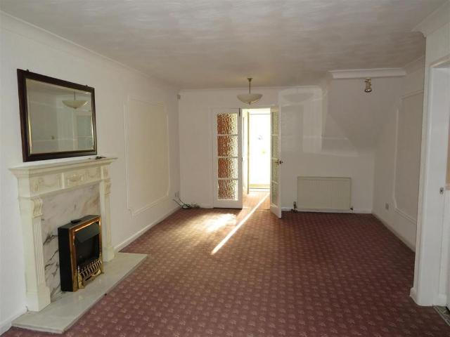 4 bedroom detached house to rent