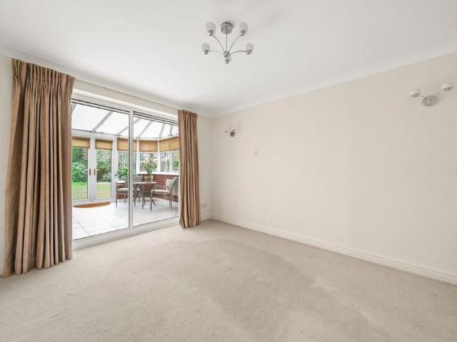 4 bedroom detached house to rent
