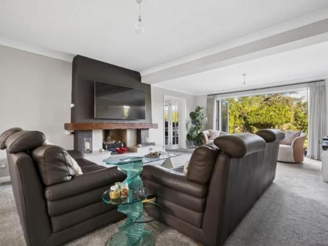 4 bedroom detached house to rent