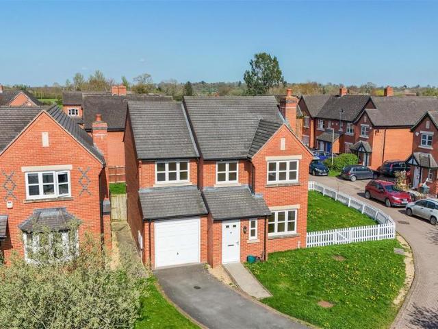 4 bedroom detached house to rent