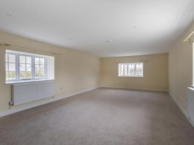4 bedroom detached house to rent