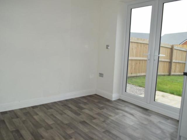4 bedroom detached house to rent