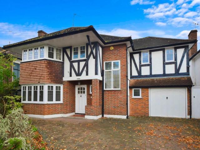 4 bedroom detached house to rent