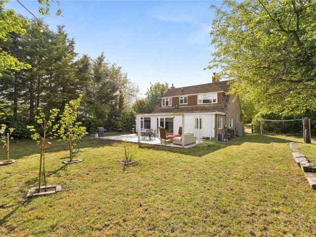 4 bedroom detached house to rent