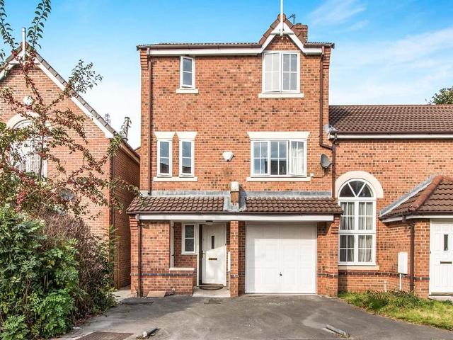 4 bedroom detached house to rent