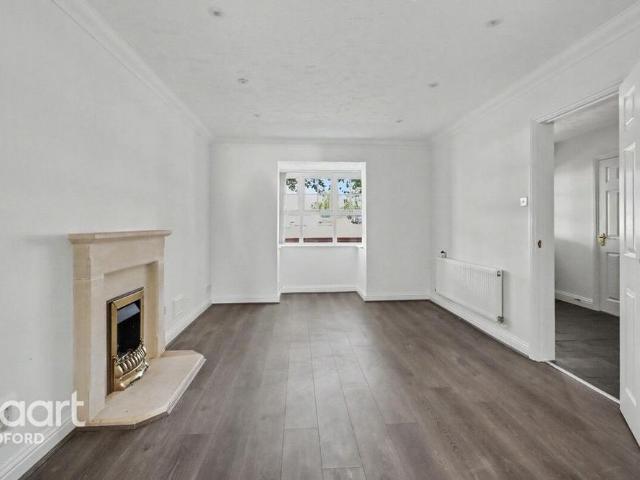 4 bedroom detached house to rent