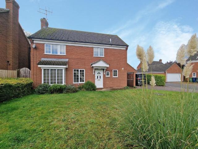 4 bedroom detached house to rent