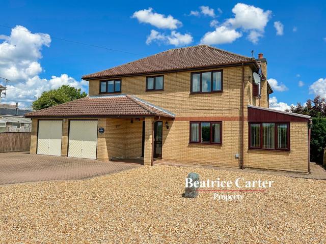 4 bedroom detached house to rent