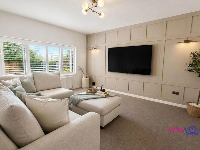 4 bedroom detached house to rent