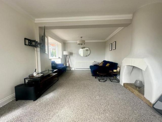 4 bedroom detached house to rent