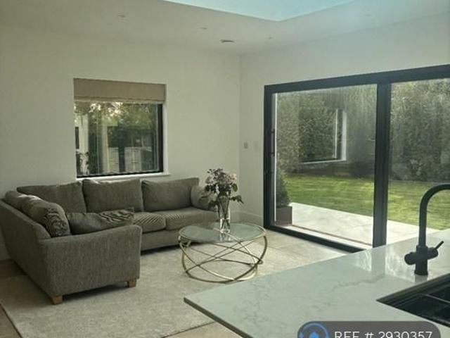 4 bedroom detached house to rent