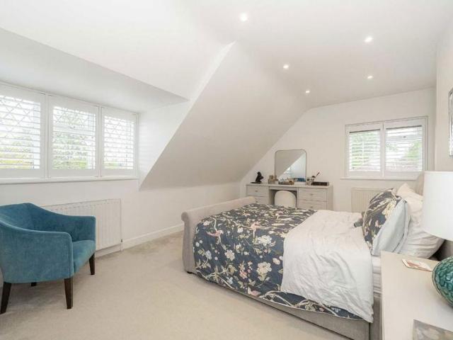 4 bedroom detached house to rent