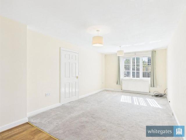 4 bedroom detached house to rent