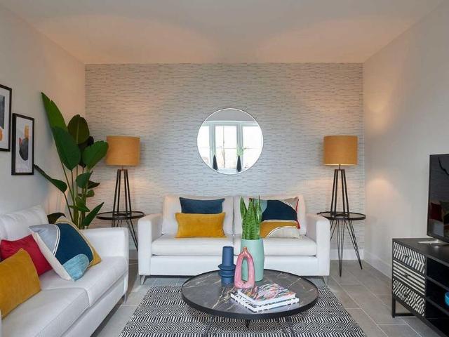 4 bedroom detached house to rent