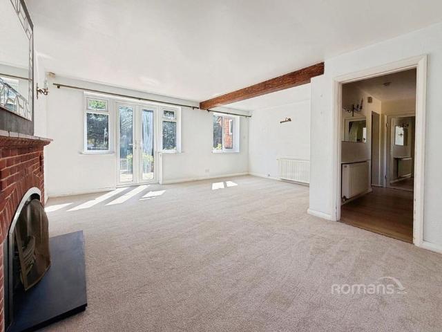 4 bedroom detached house to rent