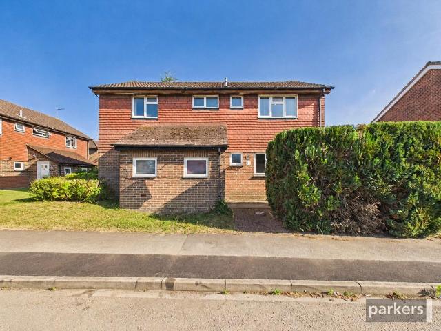 4 bedroom detached house to rent