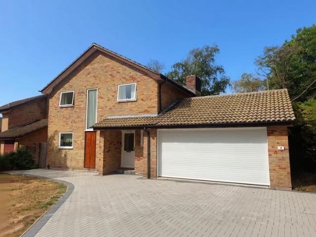 4 bedroom detached house to rent