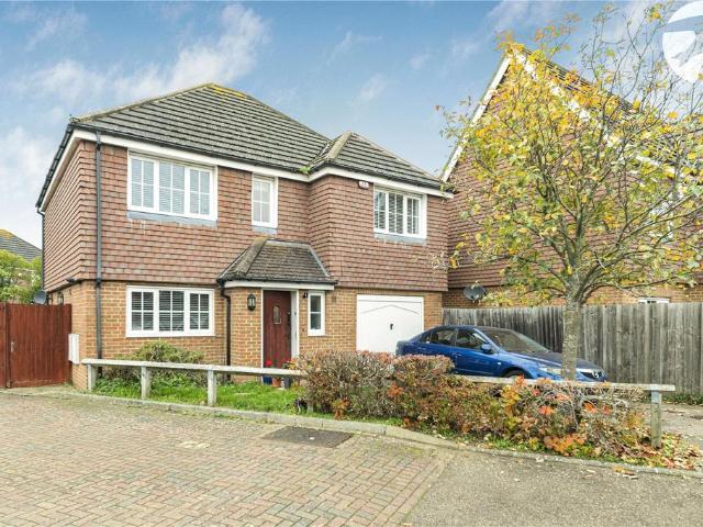4 bedroom detached house to rent