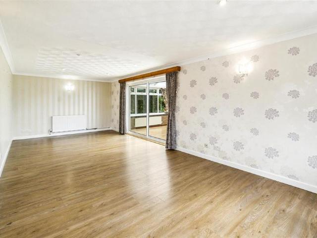 4 bedroom detached house to rent