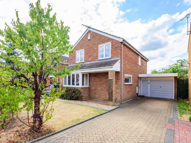 4 bedroom detached house to rent