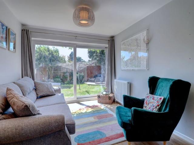 4 Bedroom Detached House To Rent