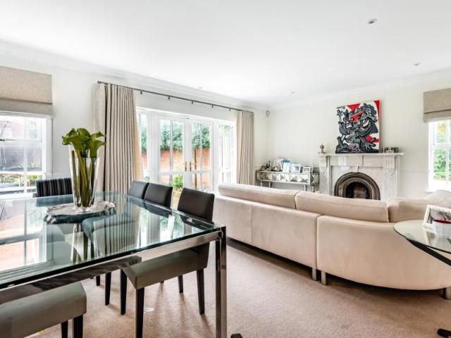 4 bedroom detached house to rent