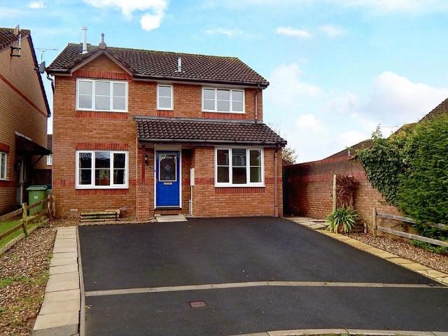 4 bedroom detached house to rent