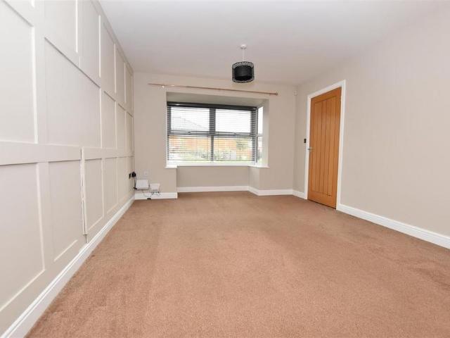 4 bedroom detached house to rent