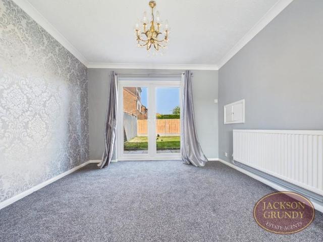 4 bedroom detached house to rent