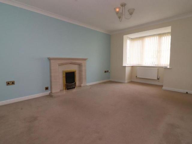 4 bedroom detached house to rent