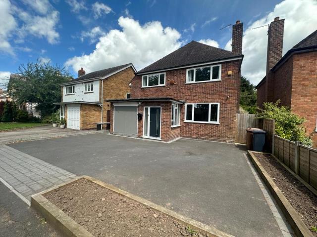 4 bedroom detached house to rent
