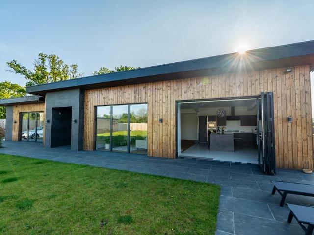 4 bedroom detached house to rent