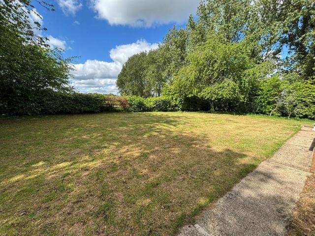 4 bedroom detached house to rent