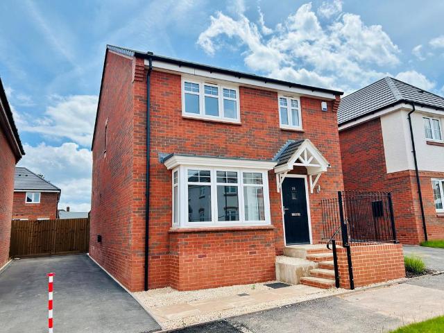4 bedroom detached house to rent