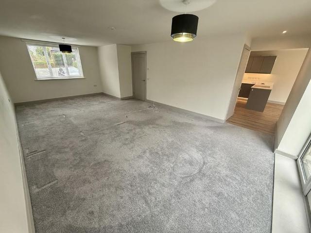 4 bedroom detached house to rent