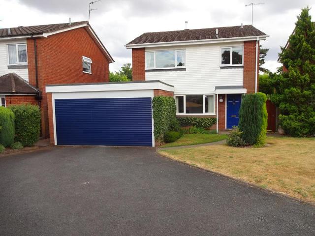 4 bedroom detached house to rent
