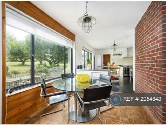 4 bedroom detached house to rent