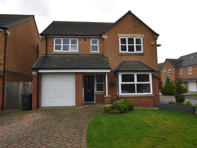 4 bedroom detached house to rent